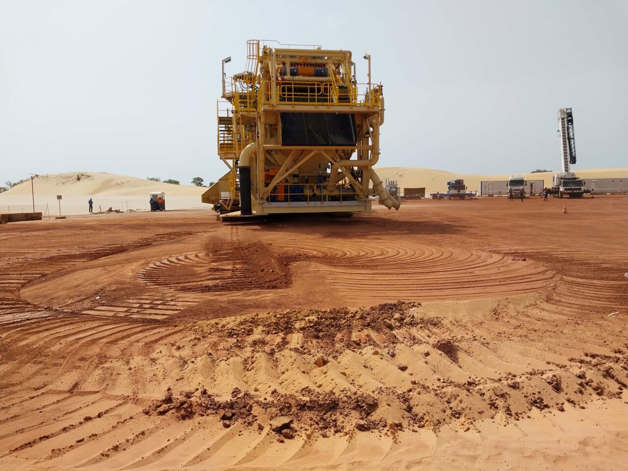 Mobile Dry Mining Unit (track mounted) | ADP Marine & Modular