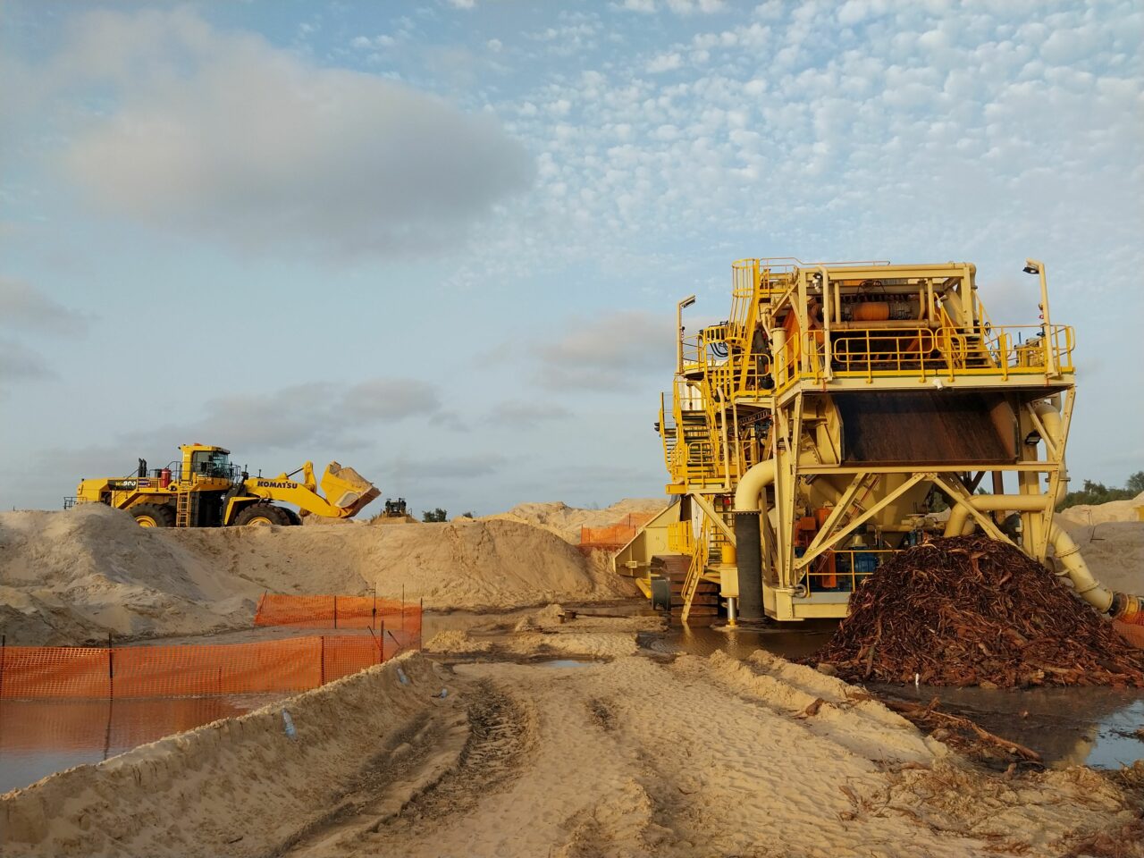 Mobile Dry Mining Unit (track mounted) | ADP Marine & Modular